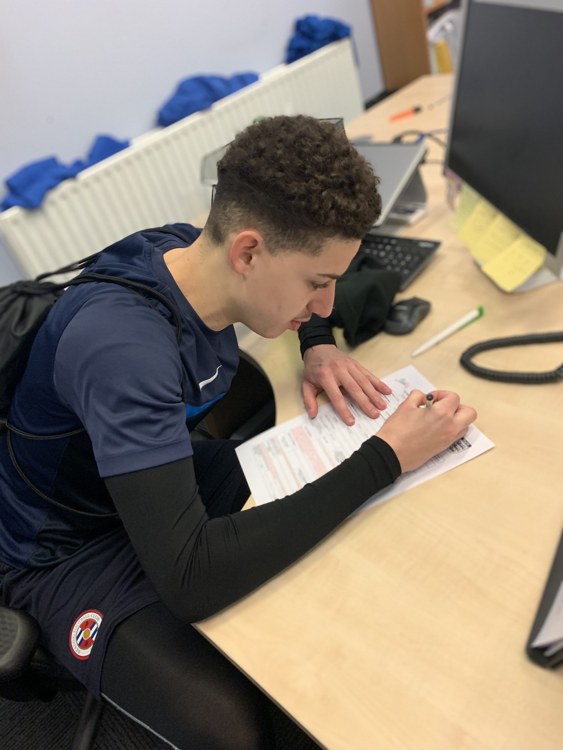 Stoke sign Hartley Wintney winger Jordan Alves | Basingstoke Town ...